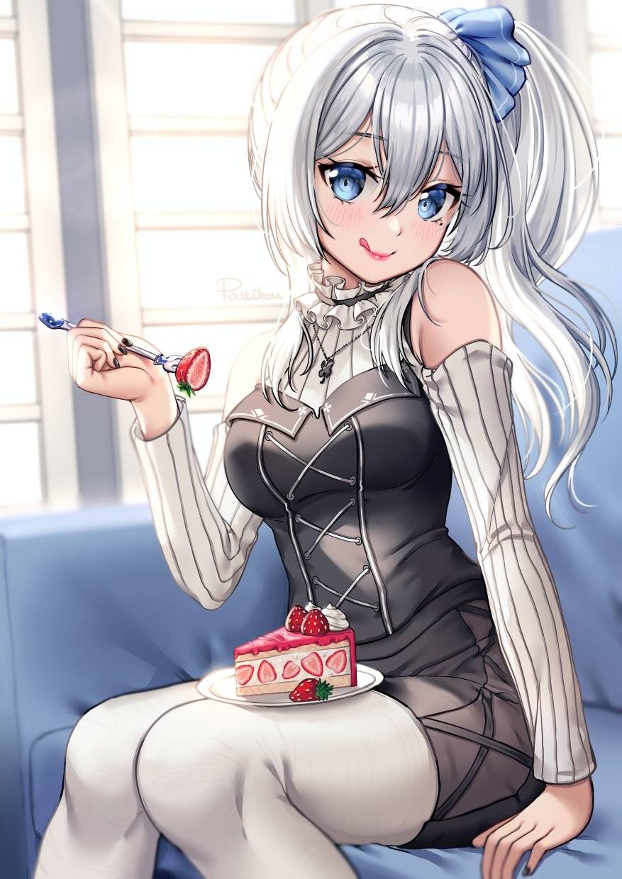 Strawberry Cake [Original] | Scrolller