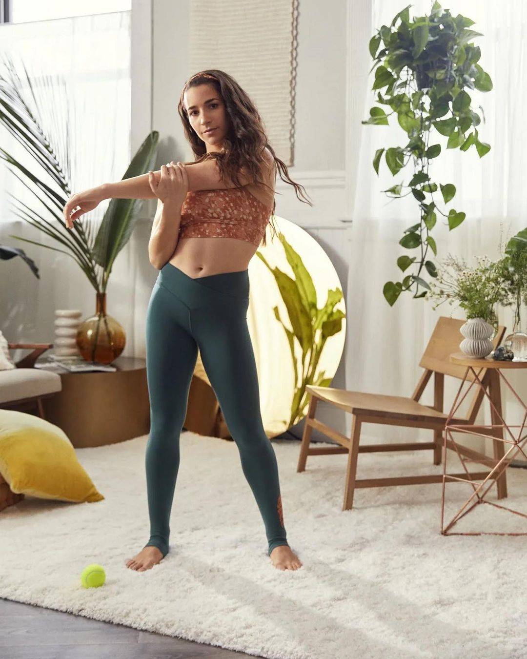 Stretching | Scrolller