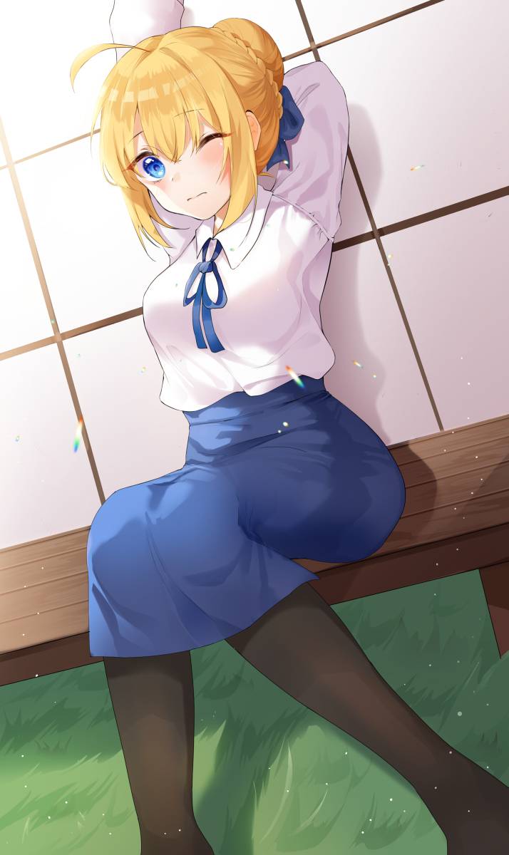 Stretching Saber | Scrolller