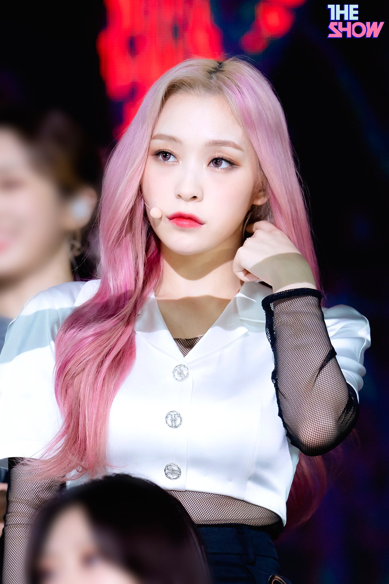 Striking Gahyeon | Scrolller