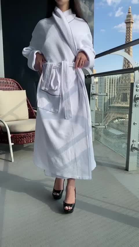 Striping above the strip 😏 [OC] | Scrolller