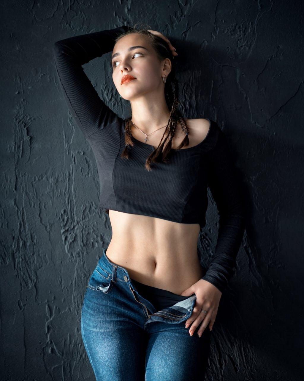 Student's tummy | Scrolller