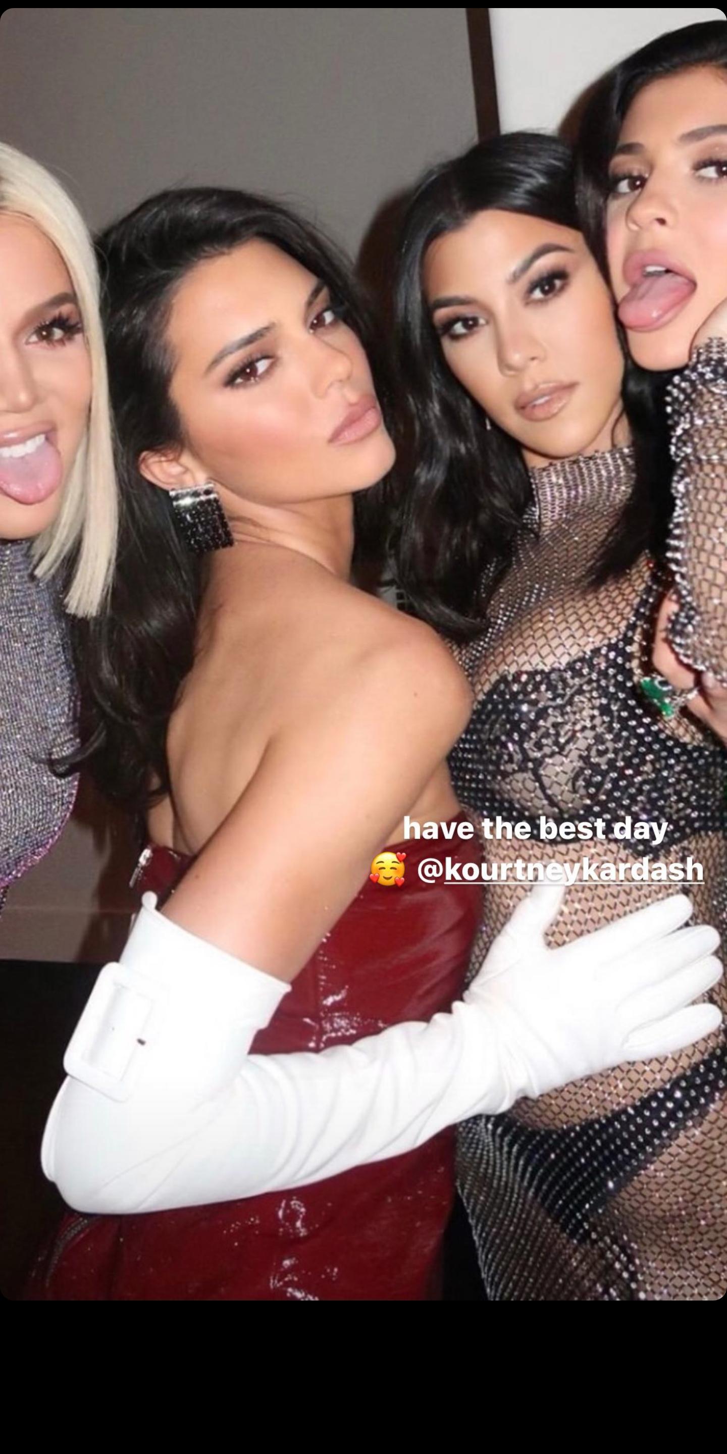 Stunning sisters | Scrolller