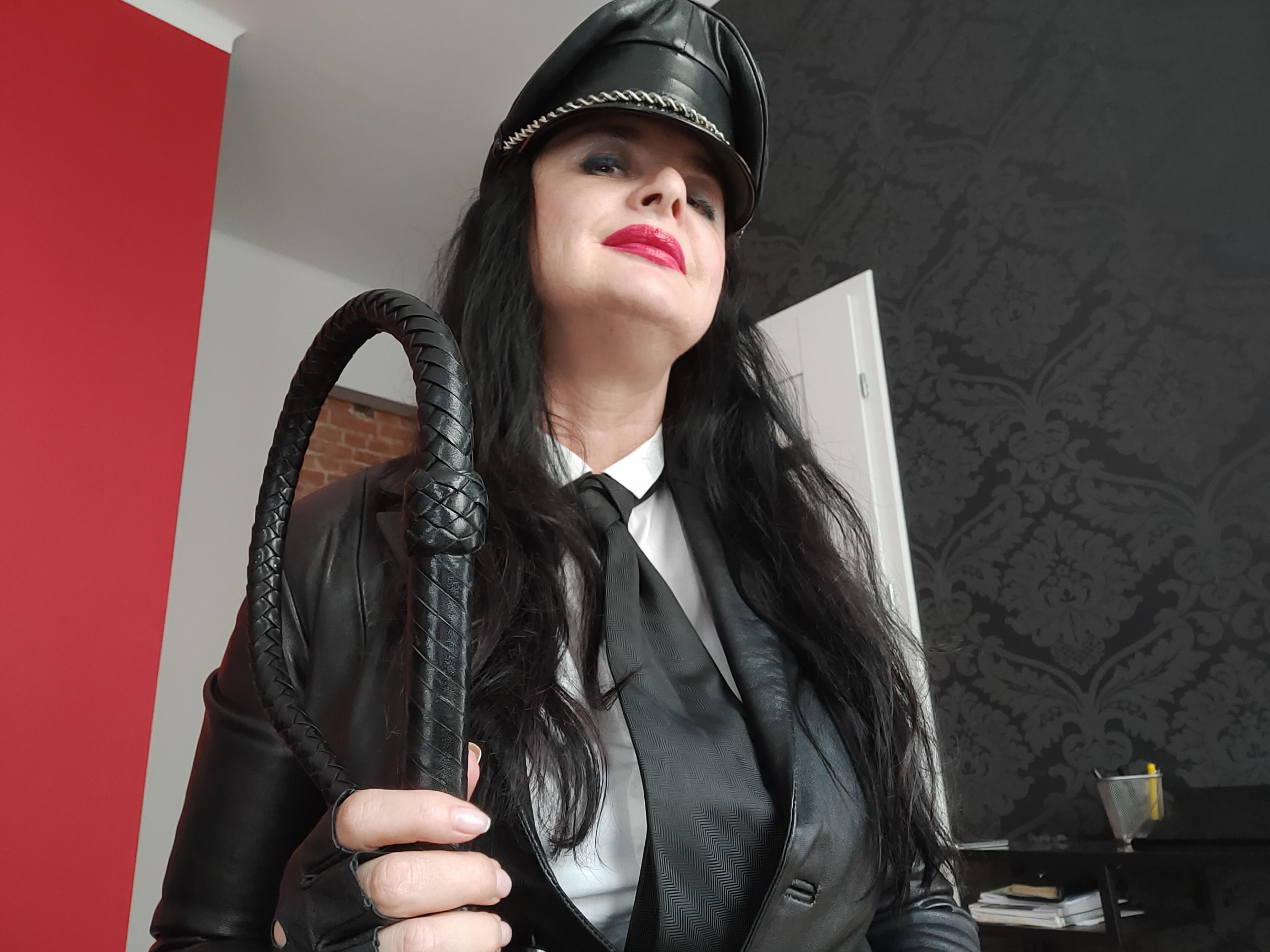 Submit to Me and follow! | Scrolller