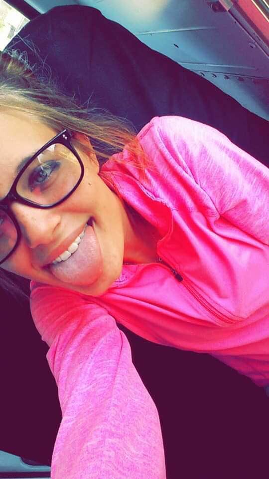 Submit your sisters to me😈 | Scrolller