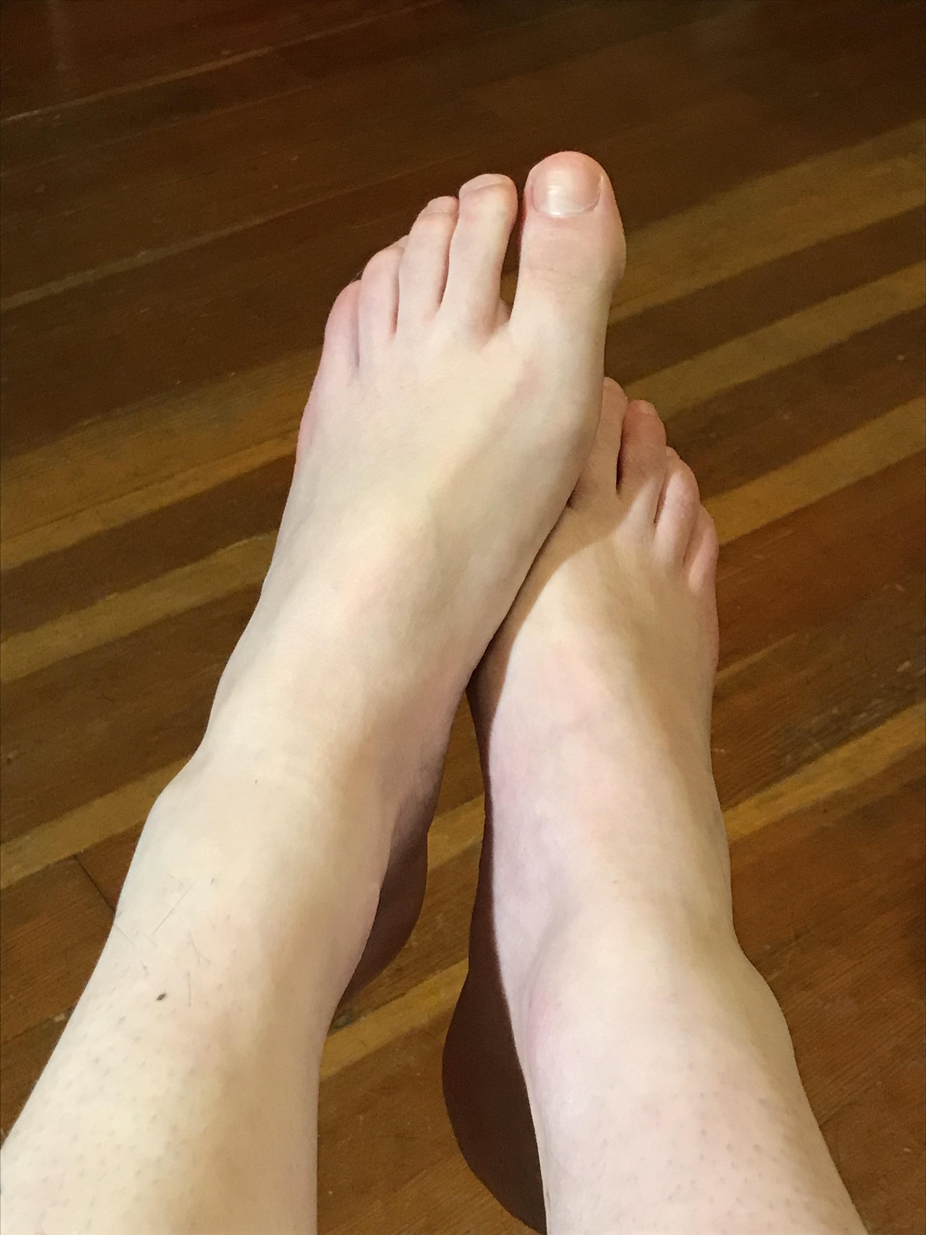 Suck on all my toes | Scrolller