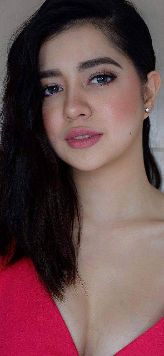 Sue ramirez | Scrolller