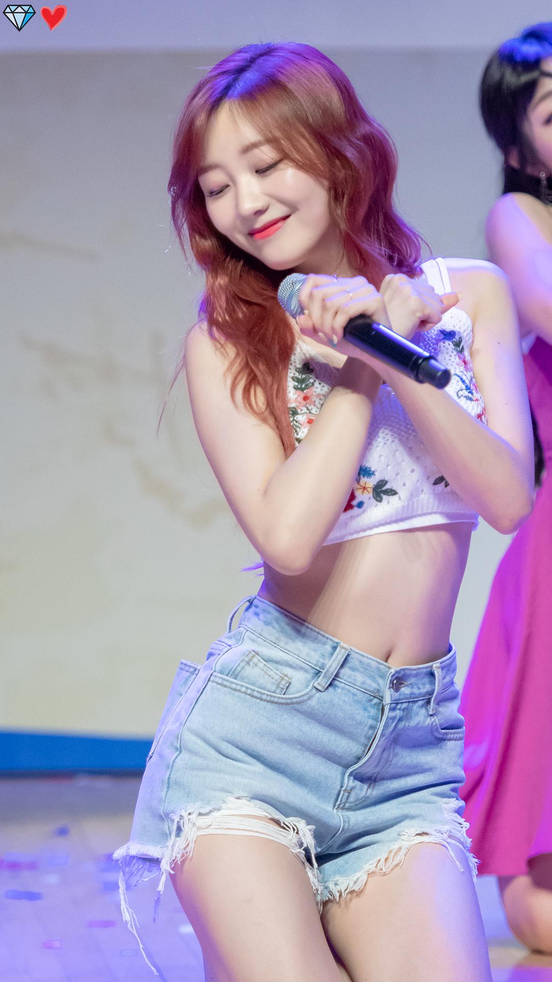 Summery Sujeong | Scrolller