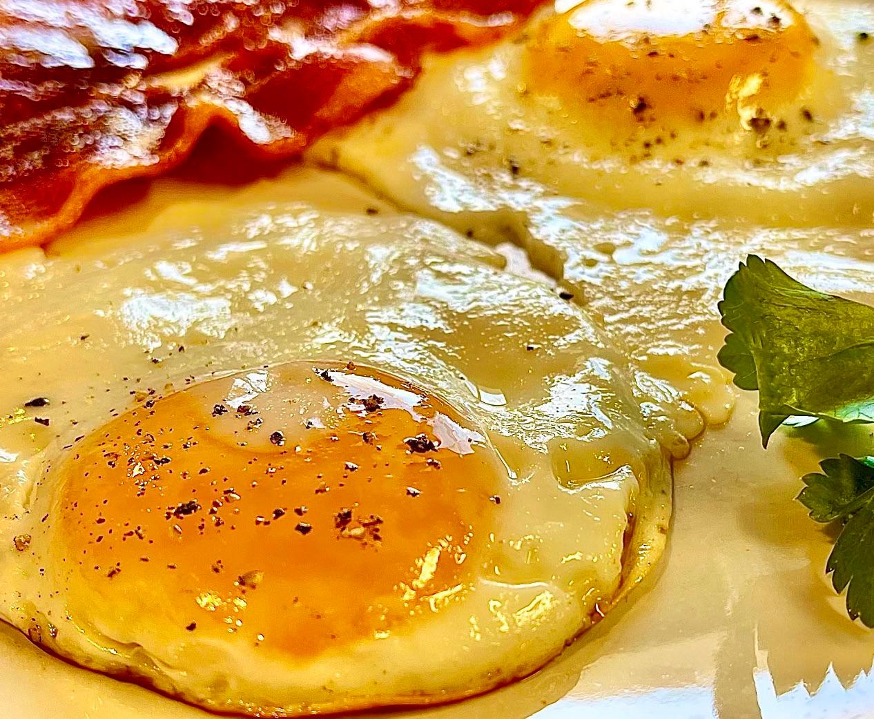 Sunny-Side-Up Eggs | Scrolller