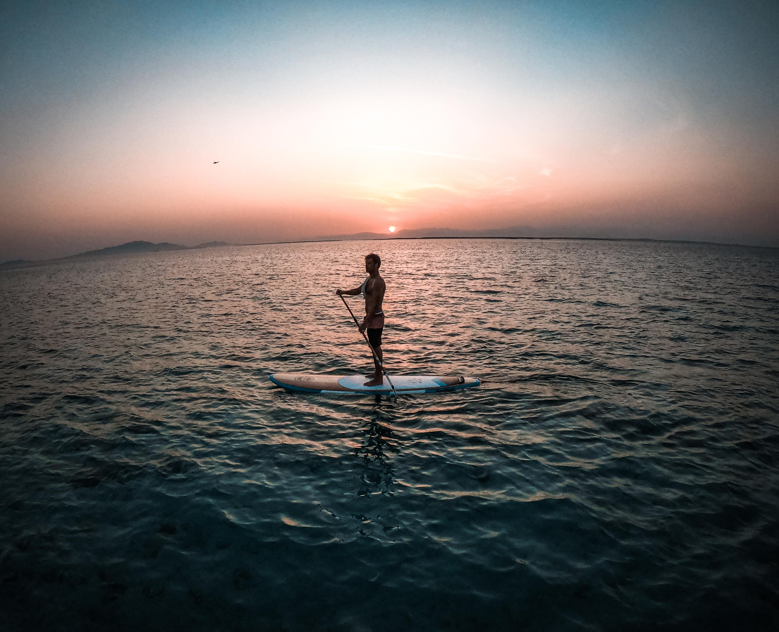 Sunset SUP mission out in Saudi with @nick_jacobsen 🌅 @dirtyhabitstv ...