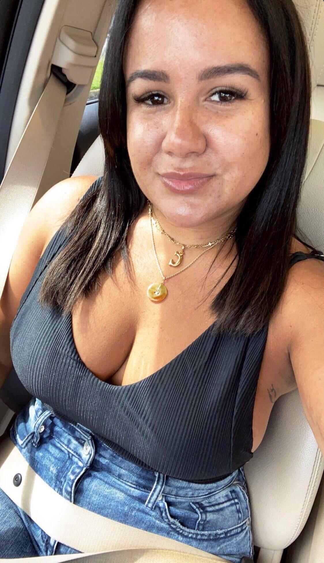 Discover more like Cougars_and_milfs_sfw: Sunshine and Related Content | Scrolller