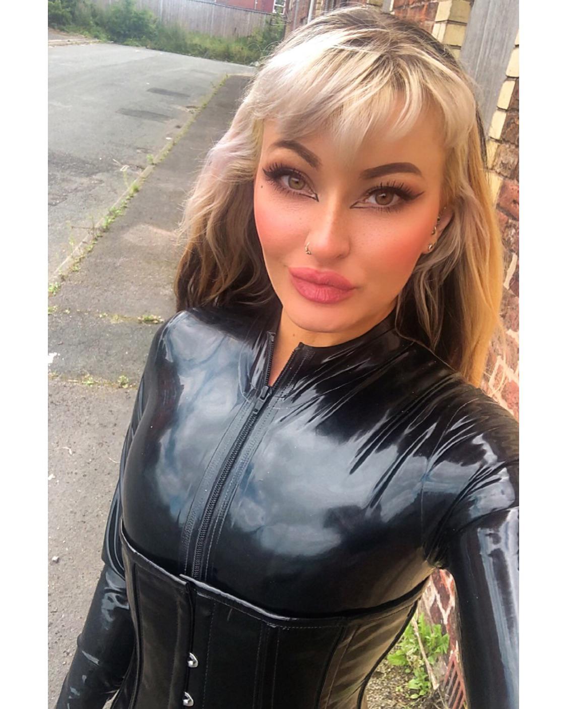 SUPER SHINY ️‍🔥 - wearing Westward Bound | Scrolller