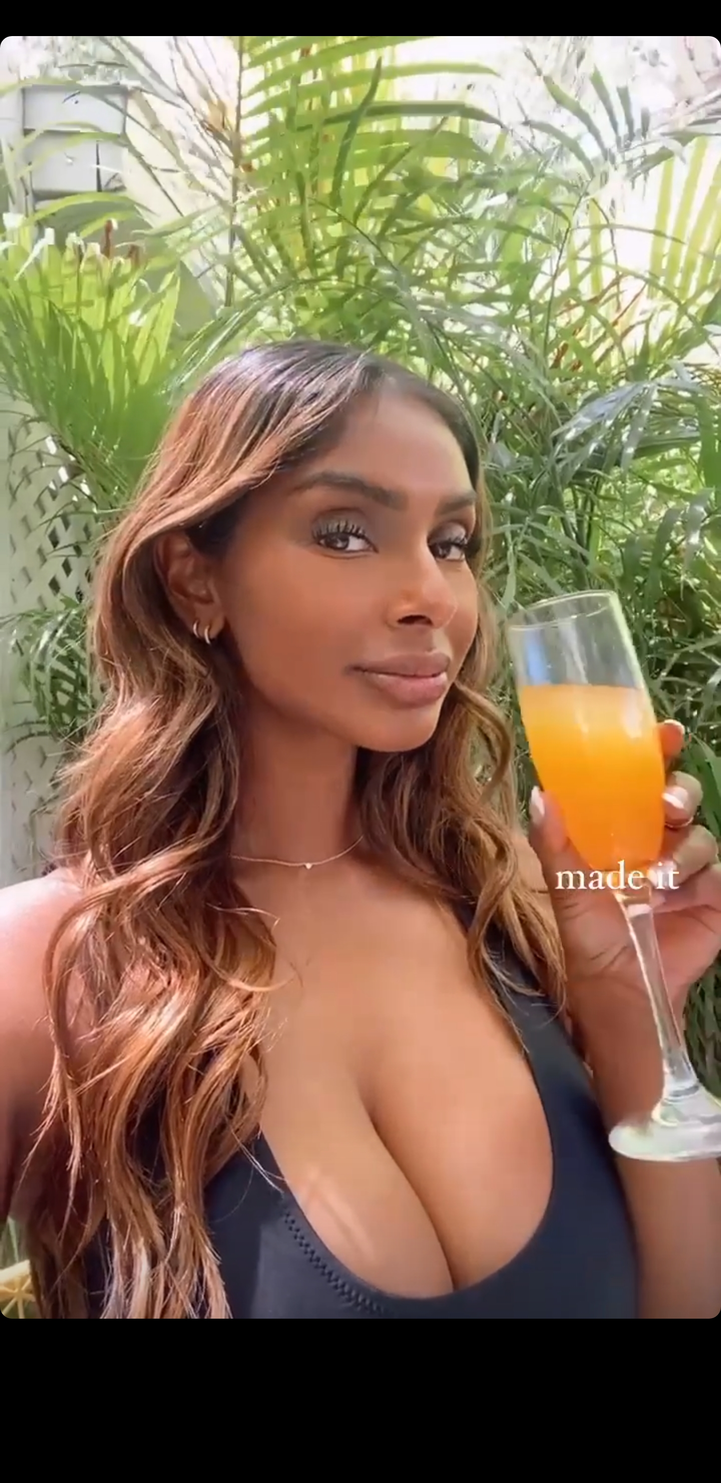 Sarah Mak | Scrolller