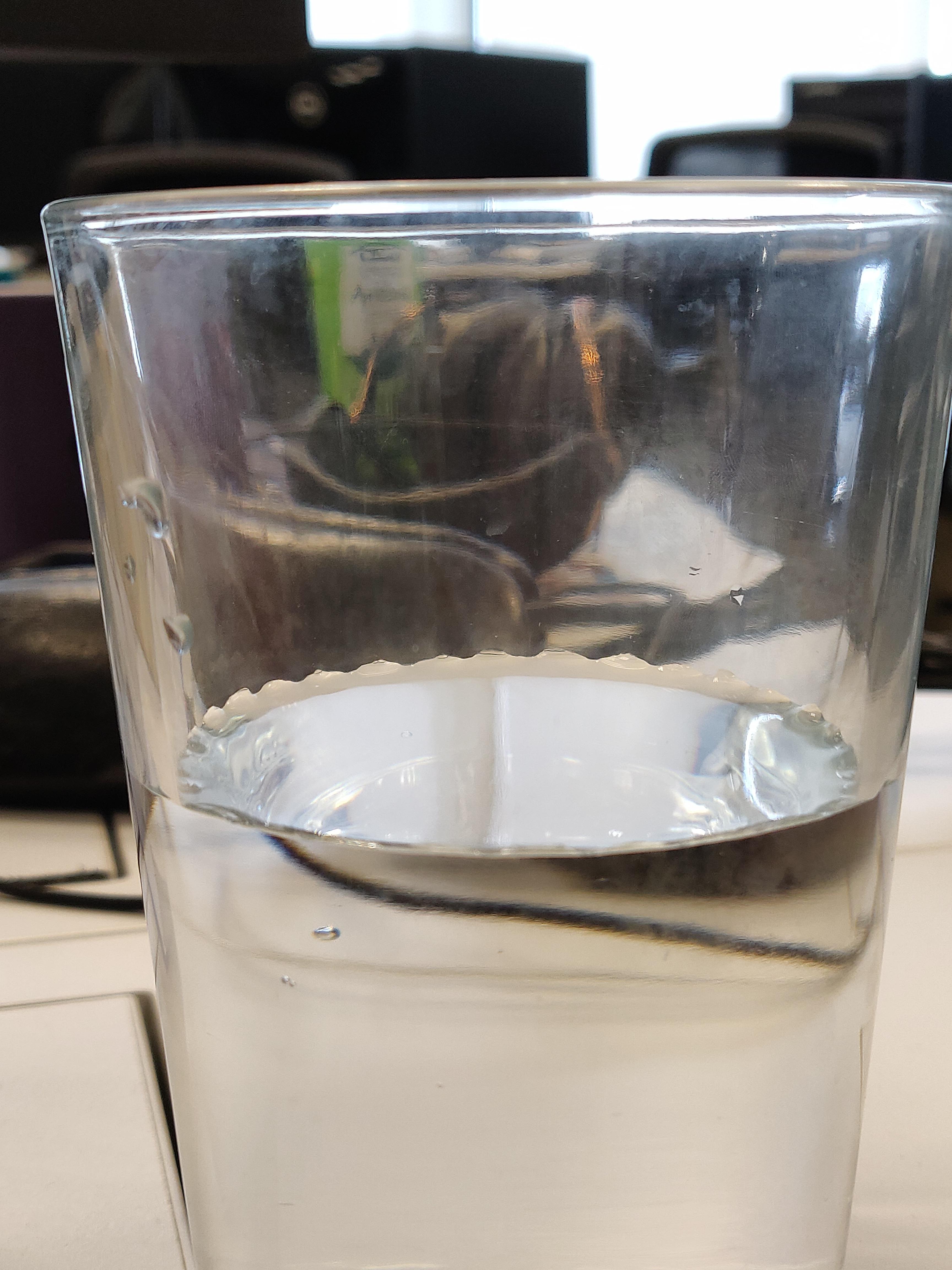 Surface tension made this frill pattern.. | Scrolller