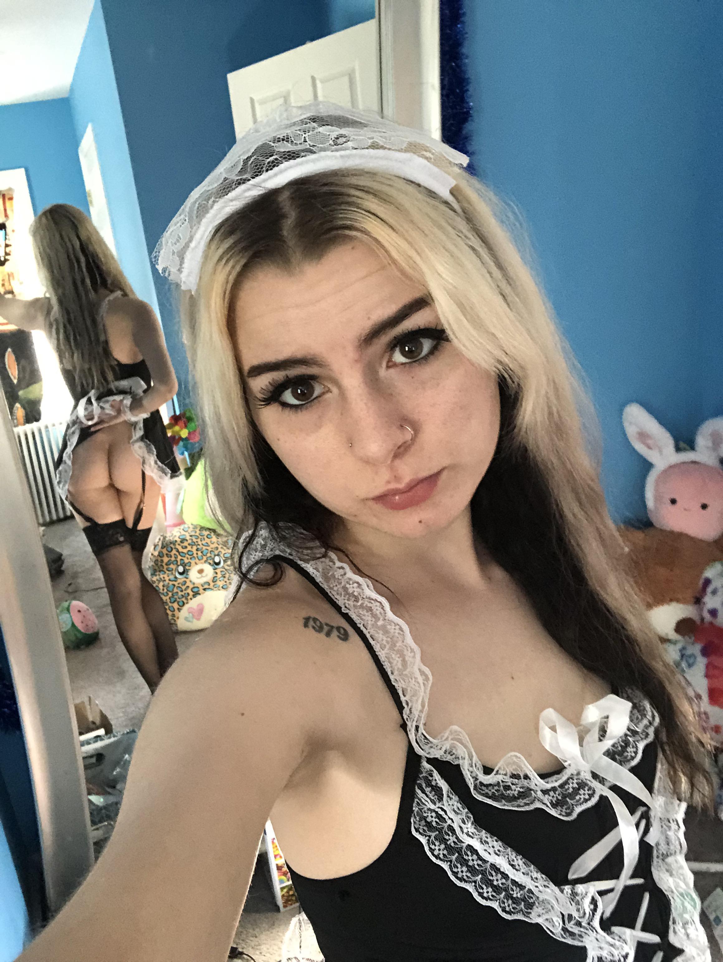 surprise hehe | Scrolller