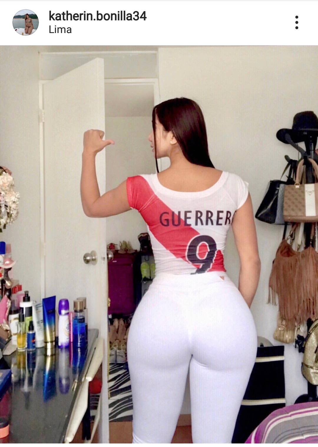 Surreal curves... @katherin.bonilla34 | Scrolller