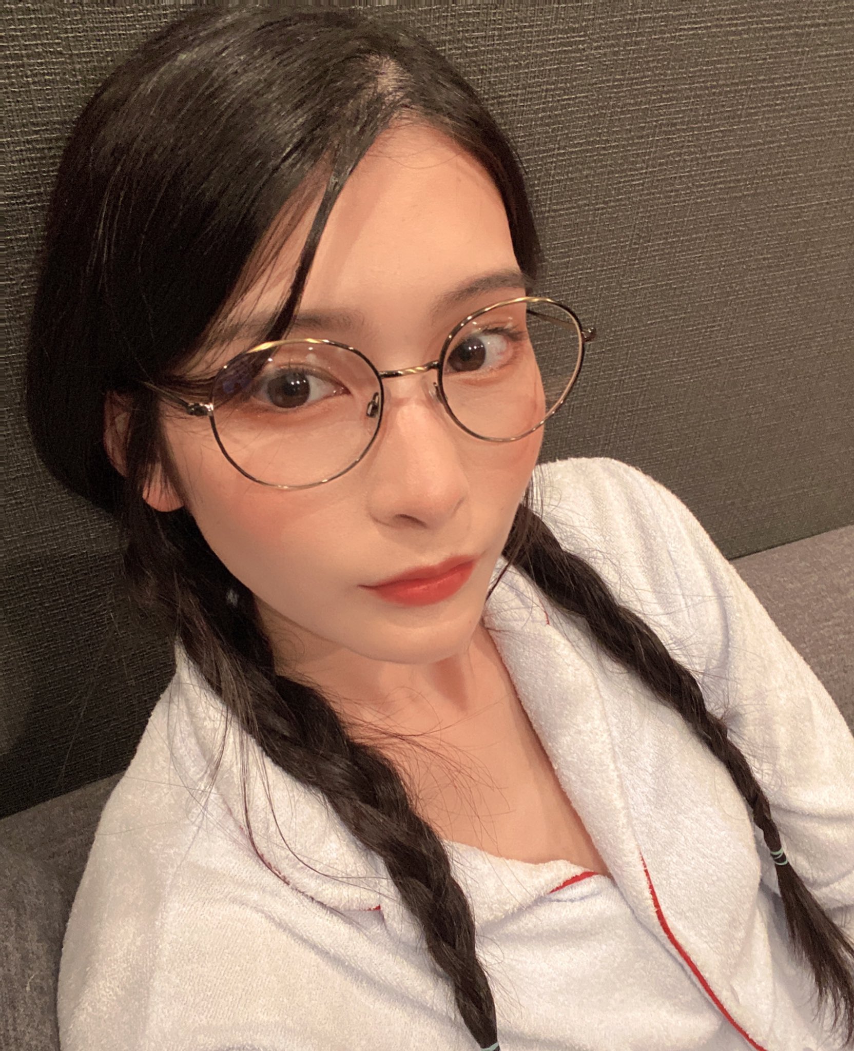 Suzu 👓 | Scrolller