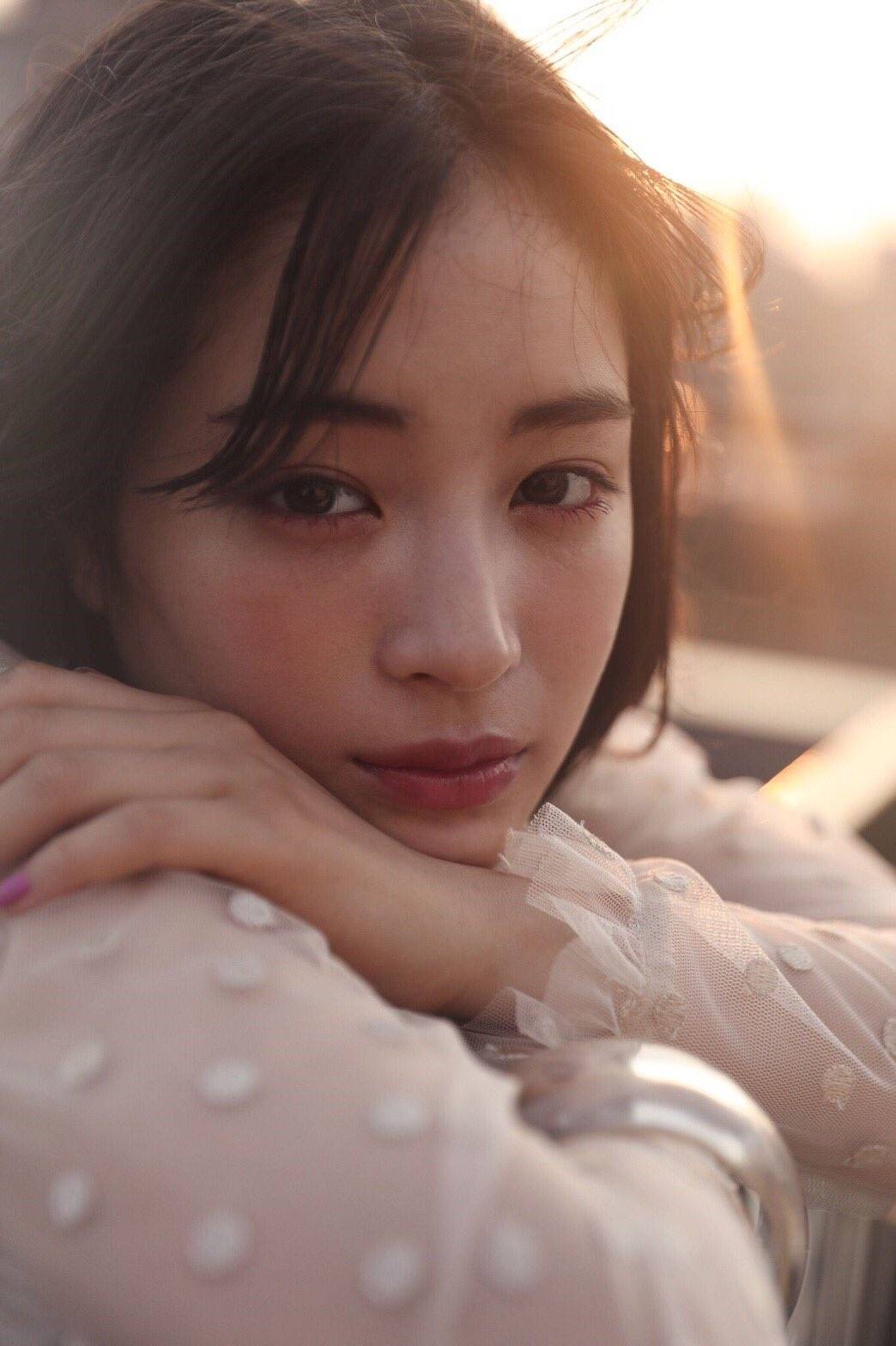 Suzu Hirose | Scrolller