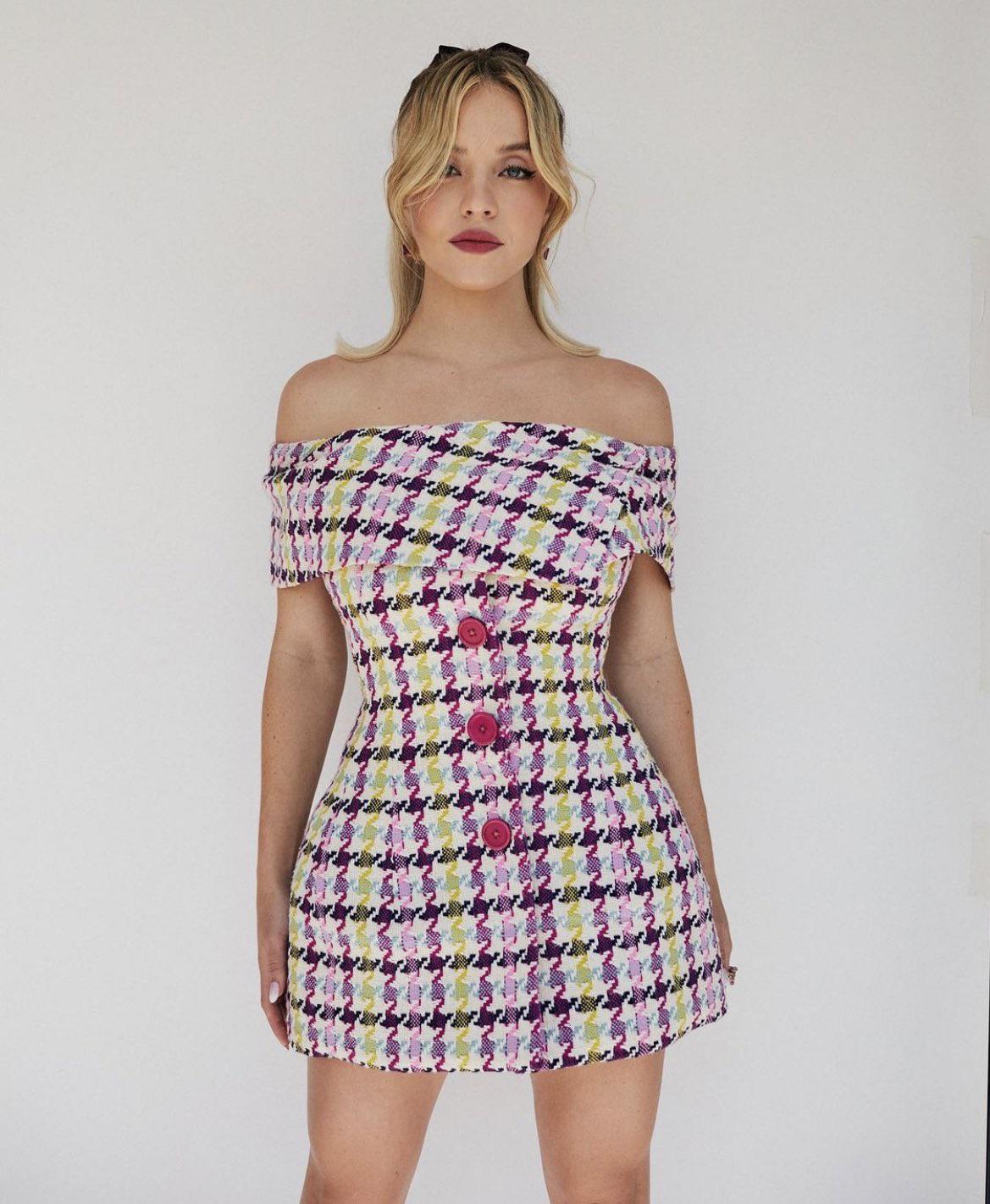 Sydney Sweeney Scrolller