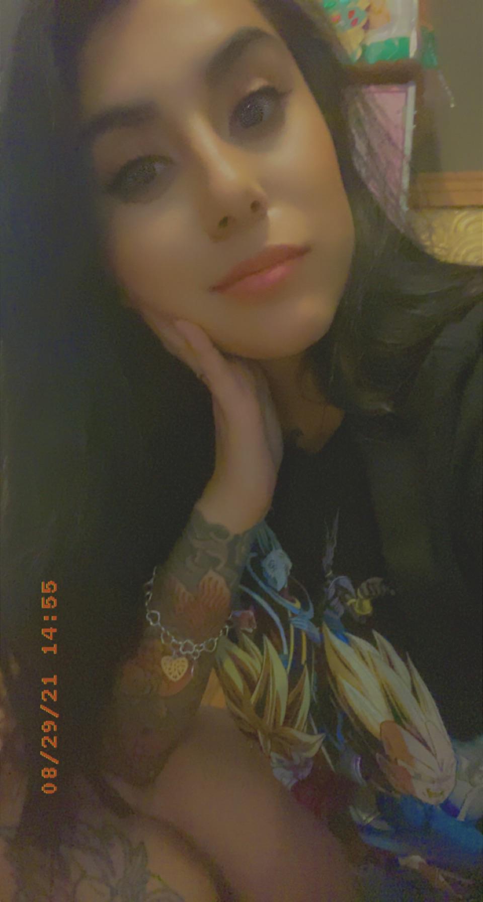 Taking a break from reading on this hot Sunday (over18) | Scrolller