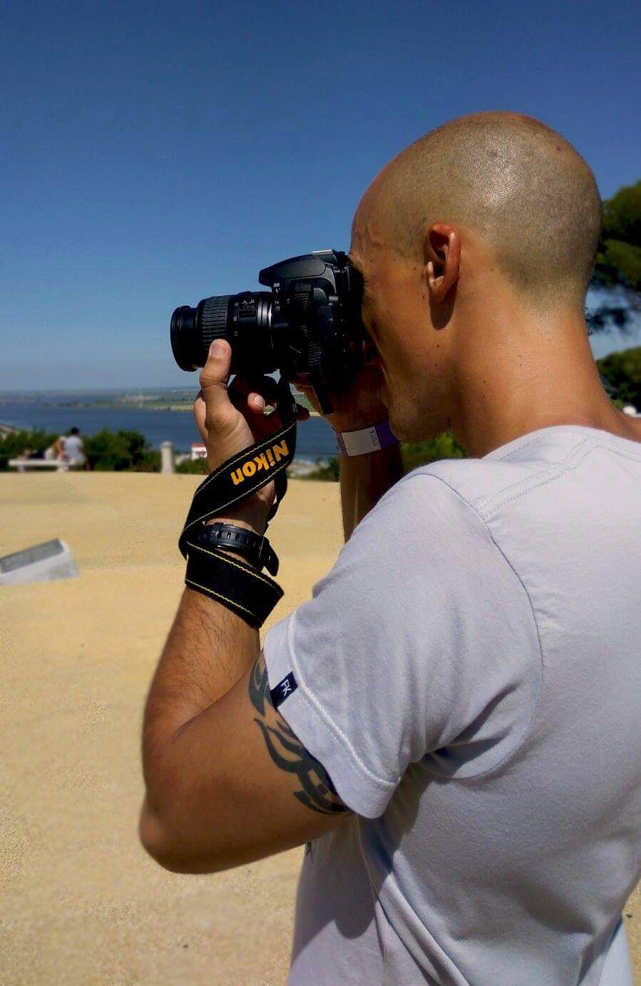 Taking a pic of your wife after some dogging | Scrolller