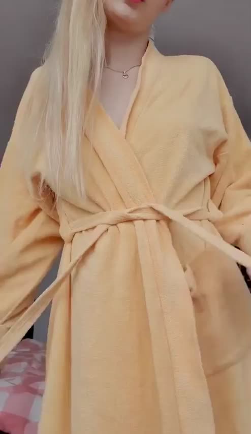 Taking off my bath robe | Scrolller