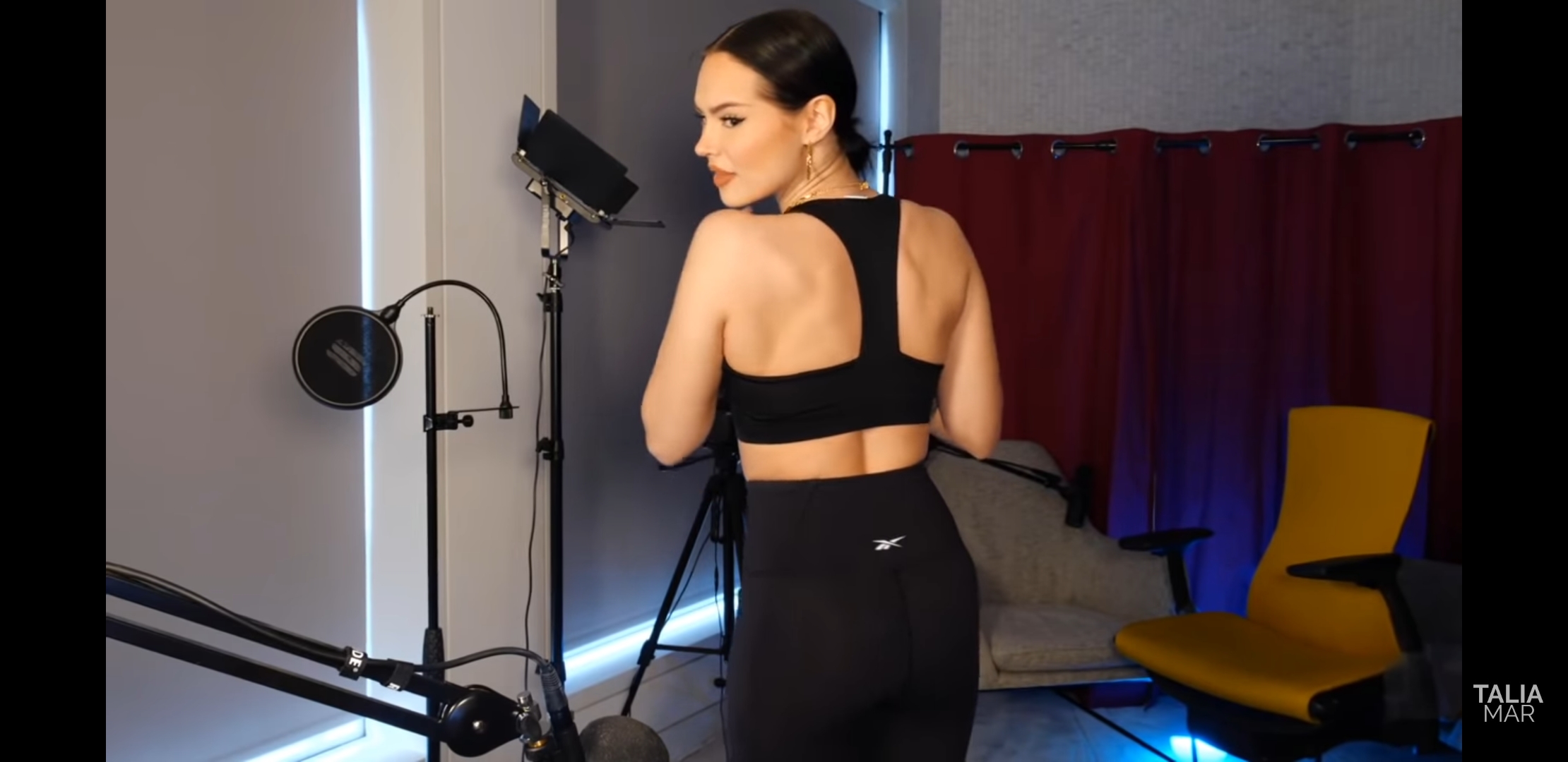 Talia's ass 🥵 | Scrolller