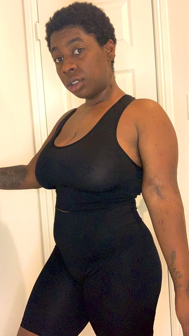 Talk to me I don’t bite too hard 😝 26F | Scrolller