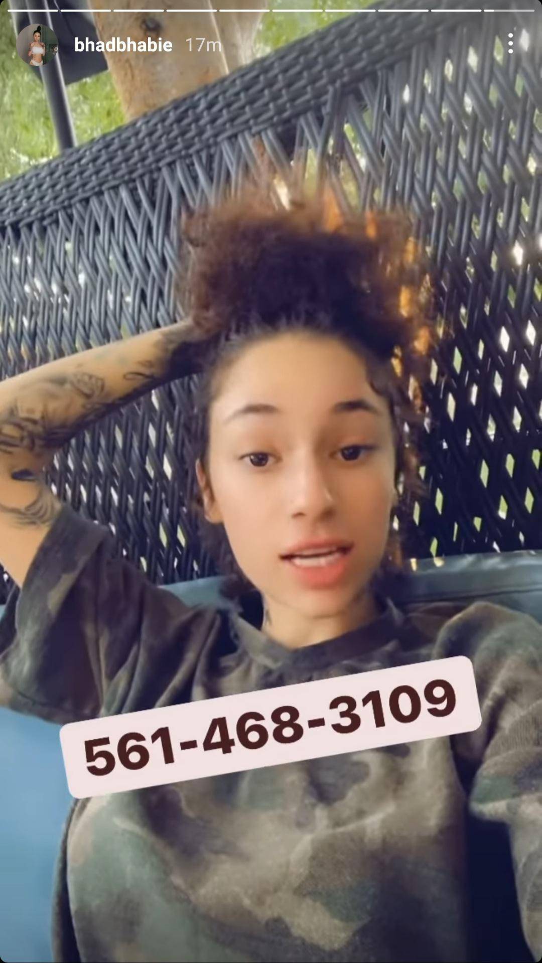 Talkin bout she texting back all her fans | Scrolller