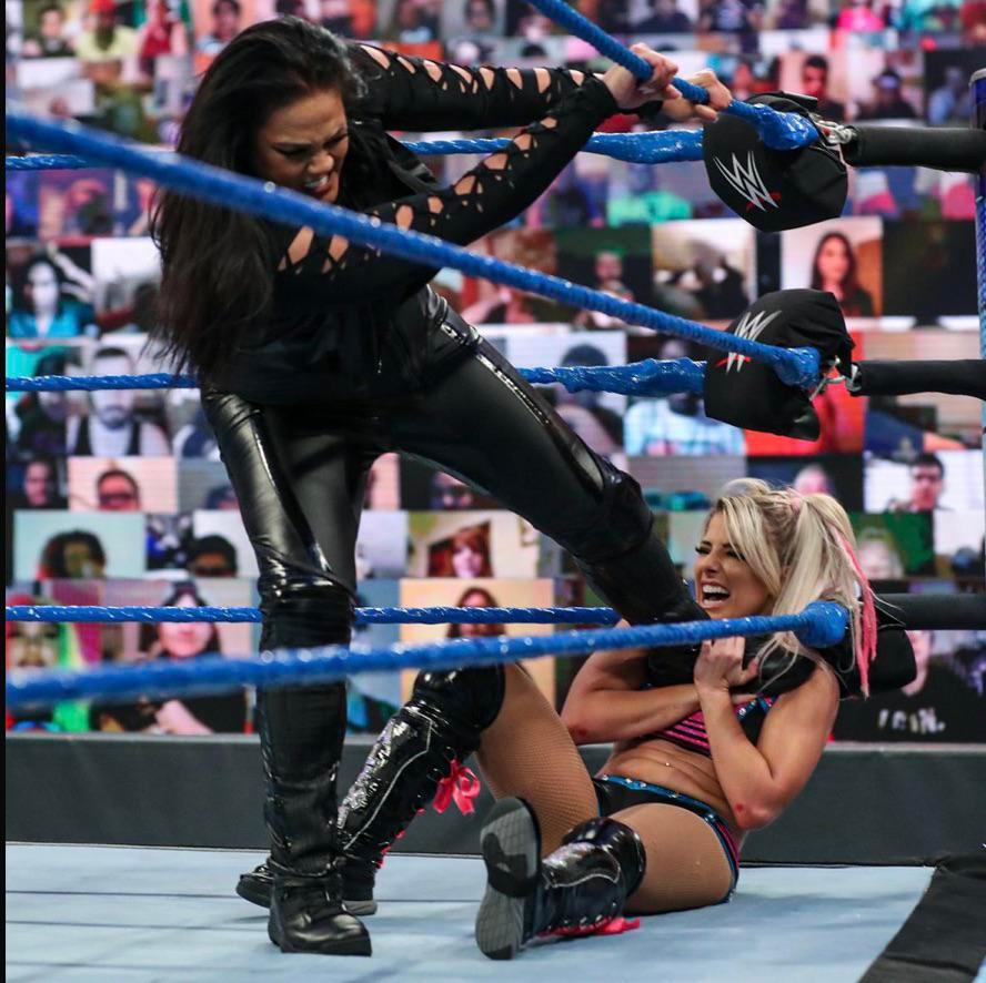 Tamina chokes Alexa with her boot | Scrolller