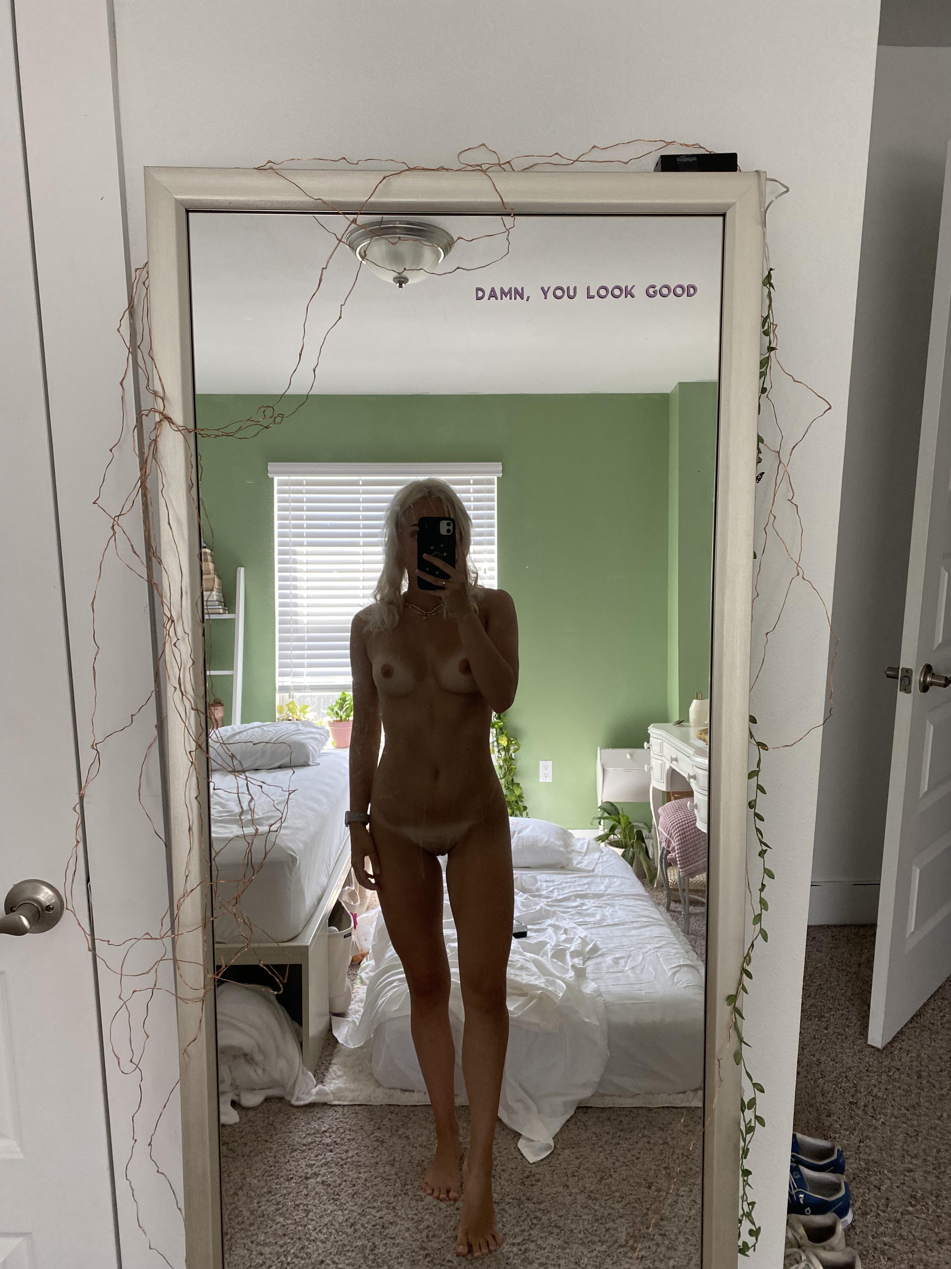 Tan Lines 😌 Scrolller 1003