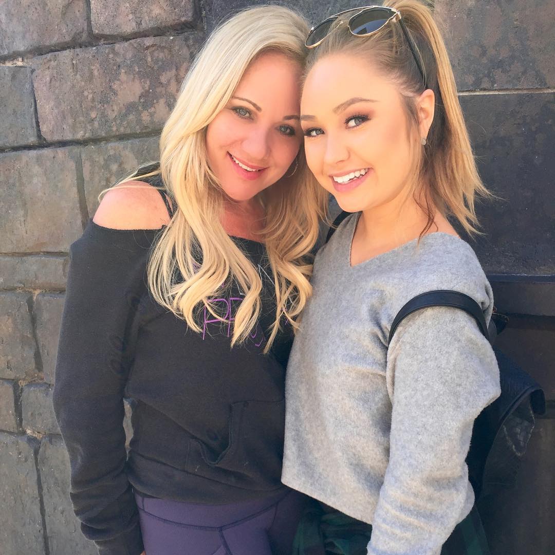 Taylor and her Mom at Disney/Universal | Scrolller