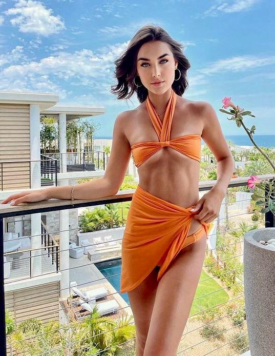 Taylor Bryant | Scrolller