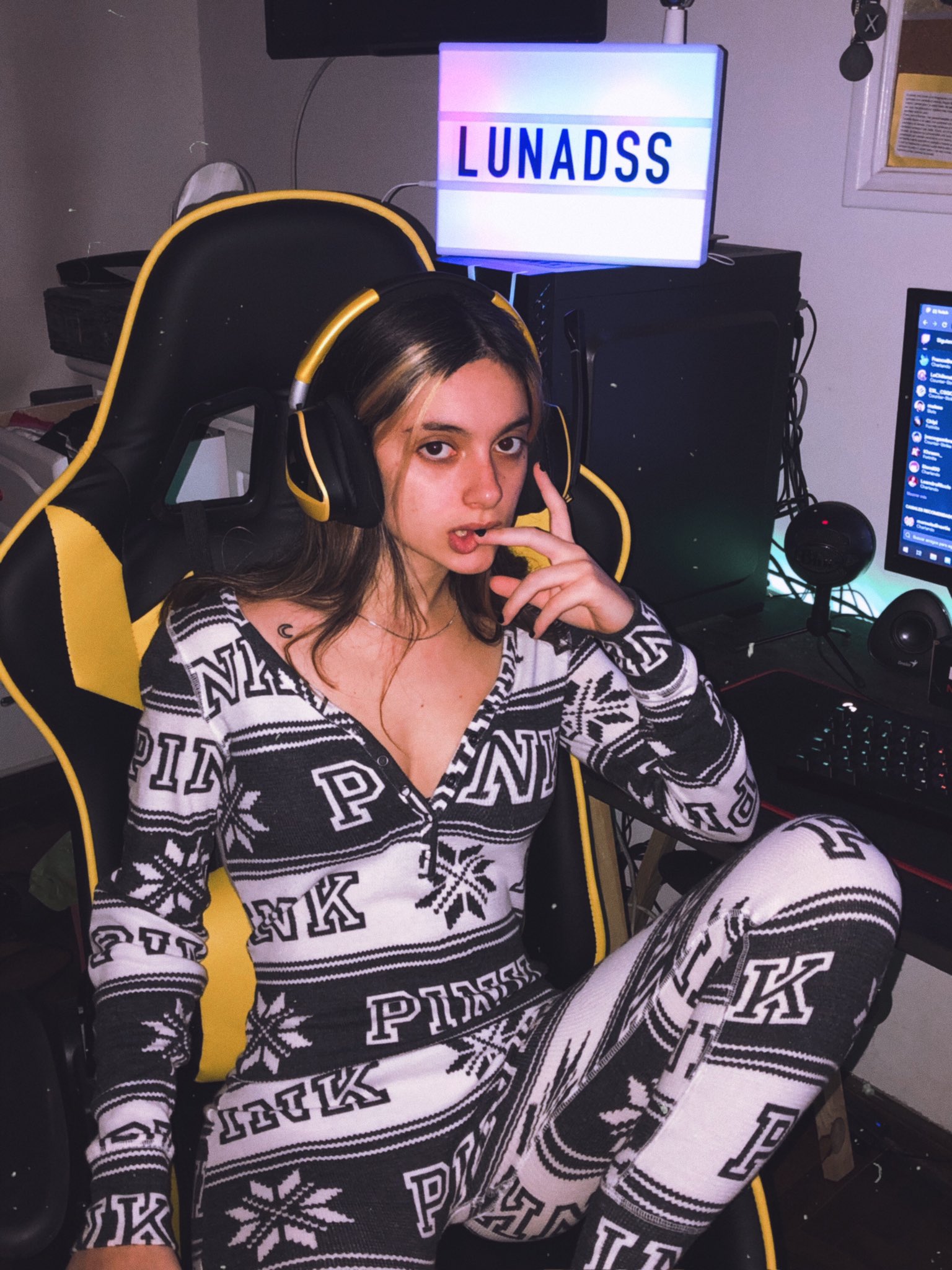 Te rompo ese pijama con mi pija lunadss pendeja puta | Scrolller