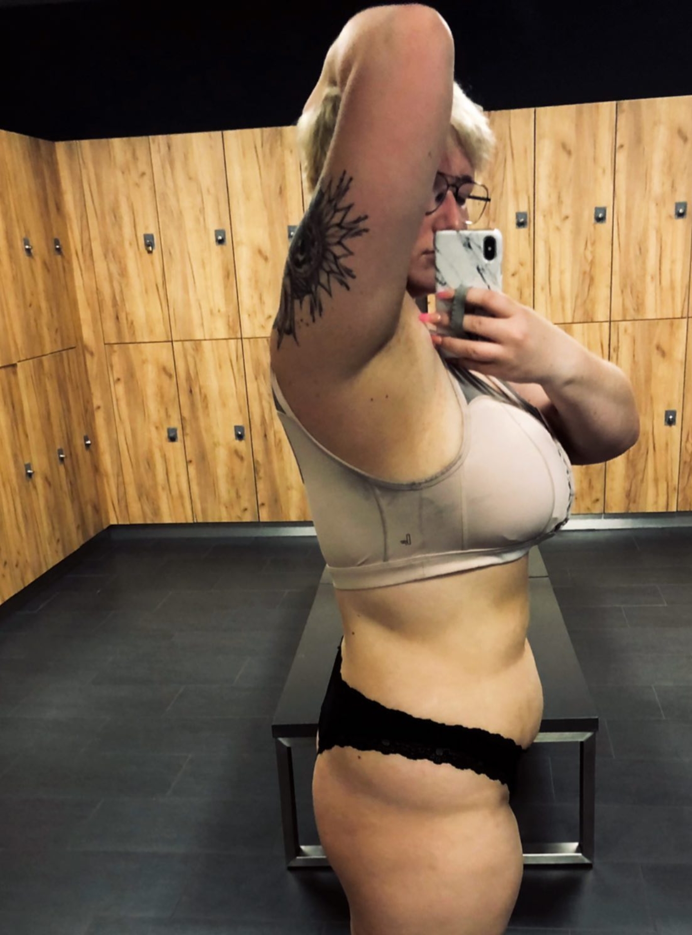 Teasing in the gym changing room | Scrolller