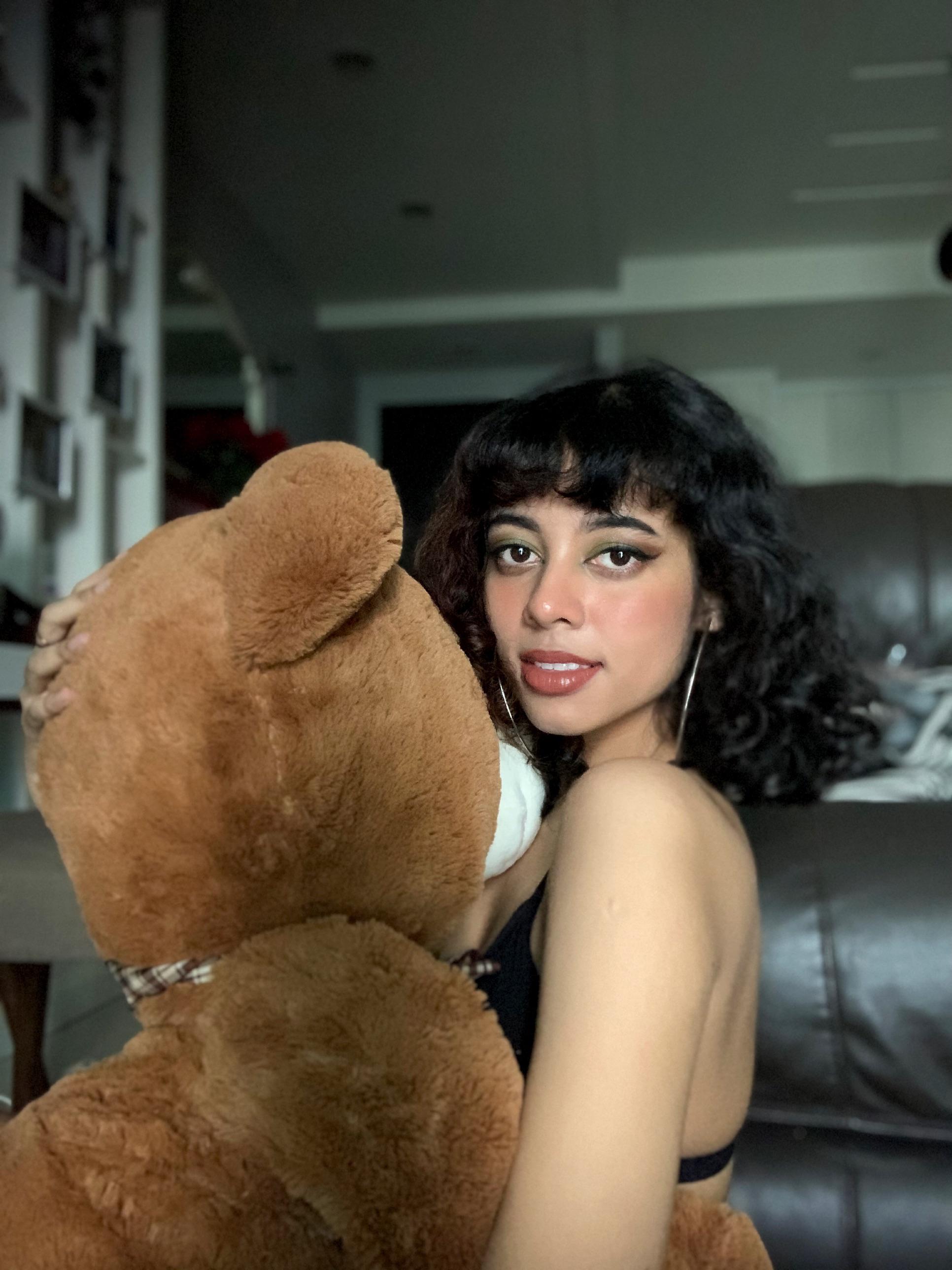 teddy is a paid actor | Scrolller