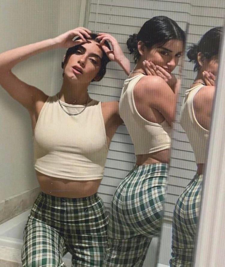 Tel me your naughtiest fantasies for Dixie and others! | Scrolller