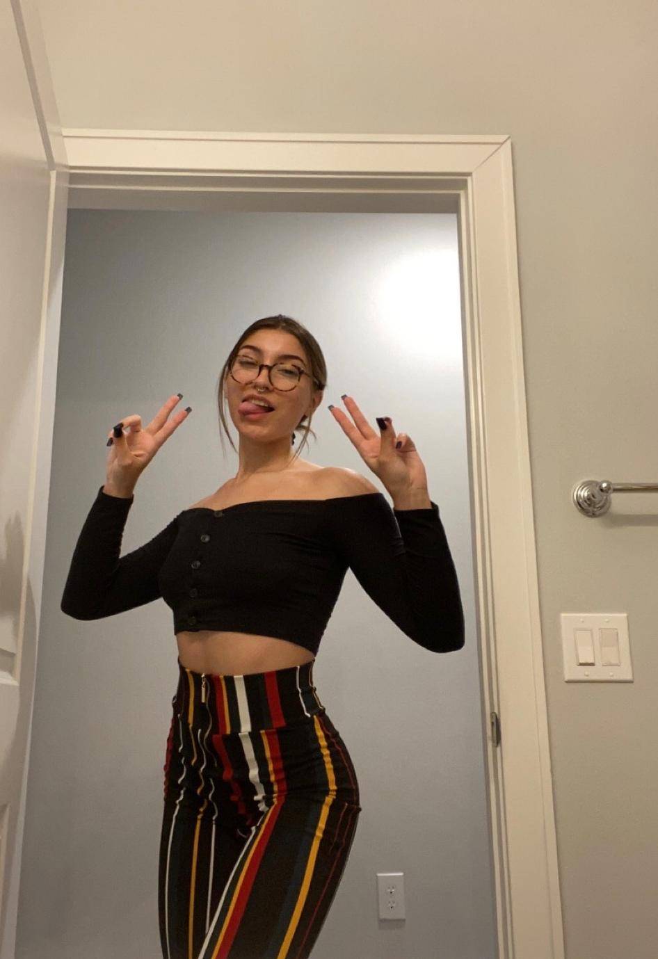 I feel naughty today. Can you come over? | Scrolller