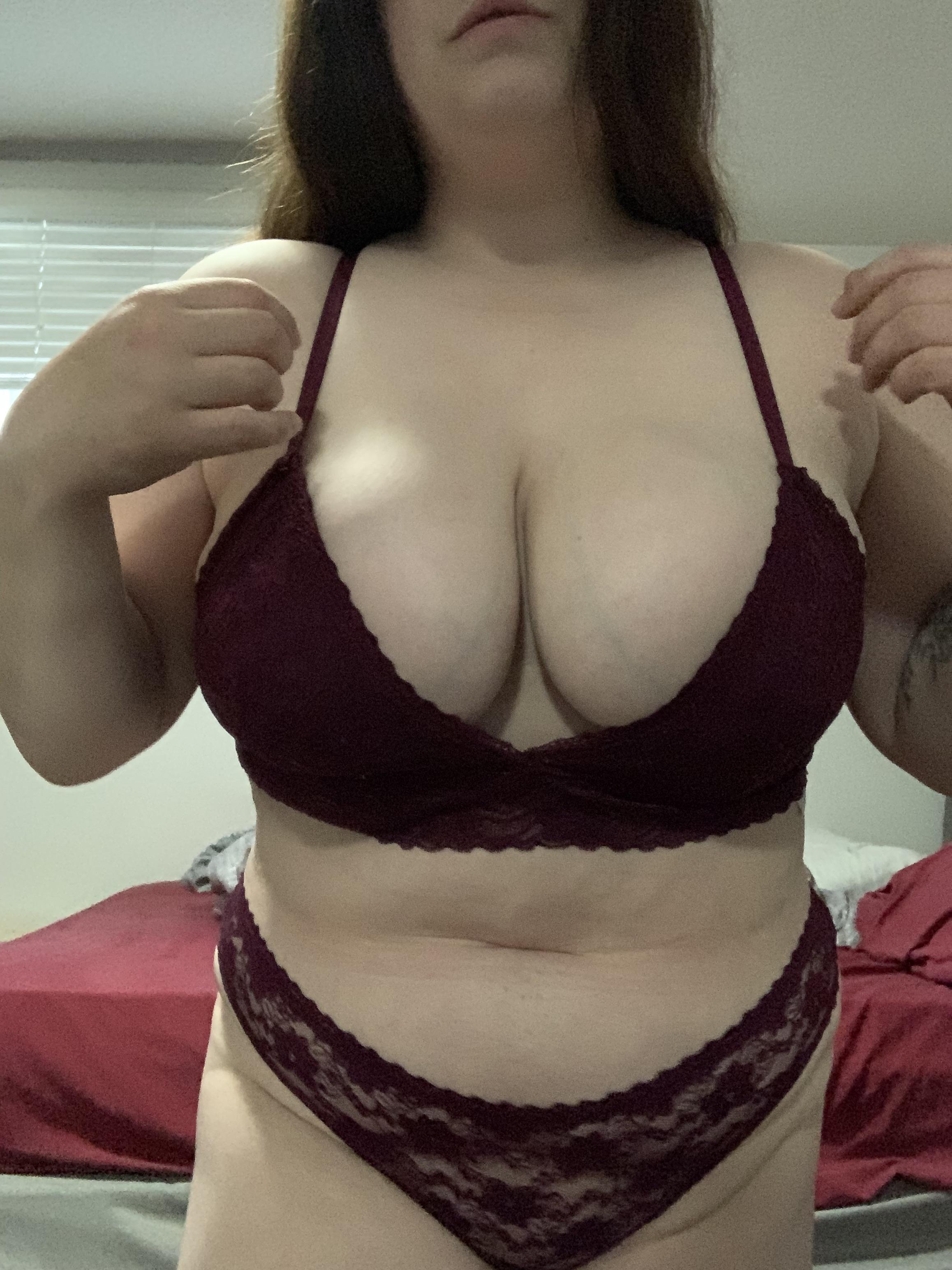 tell me your favorite pose | Scrolller