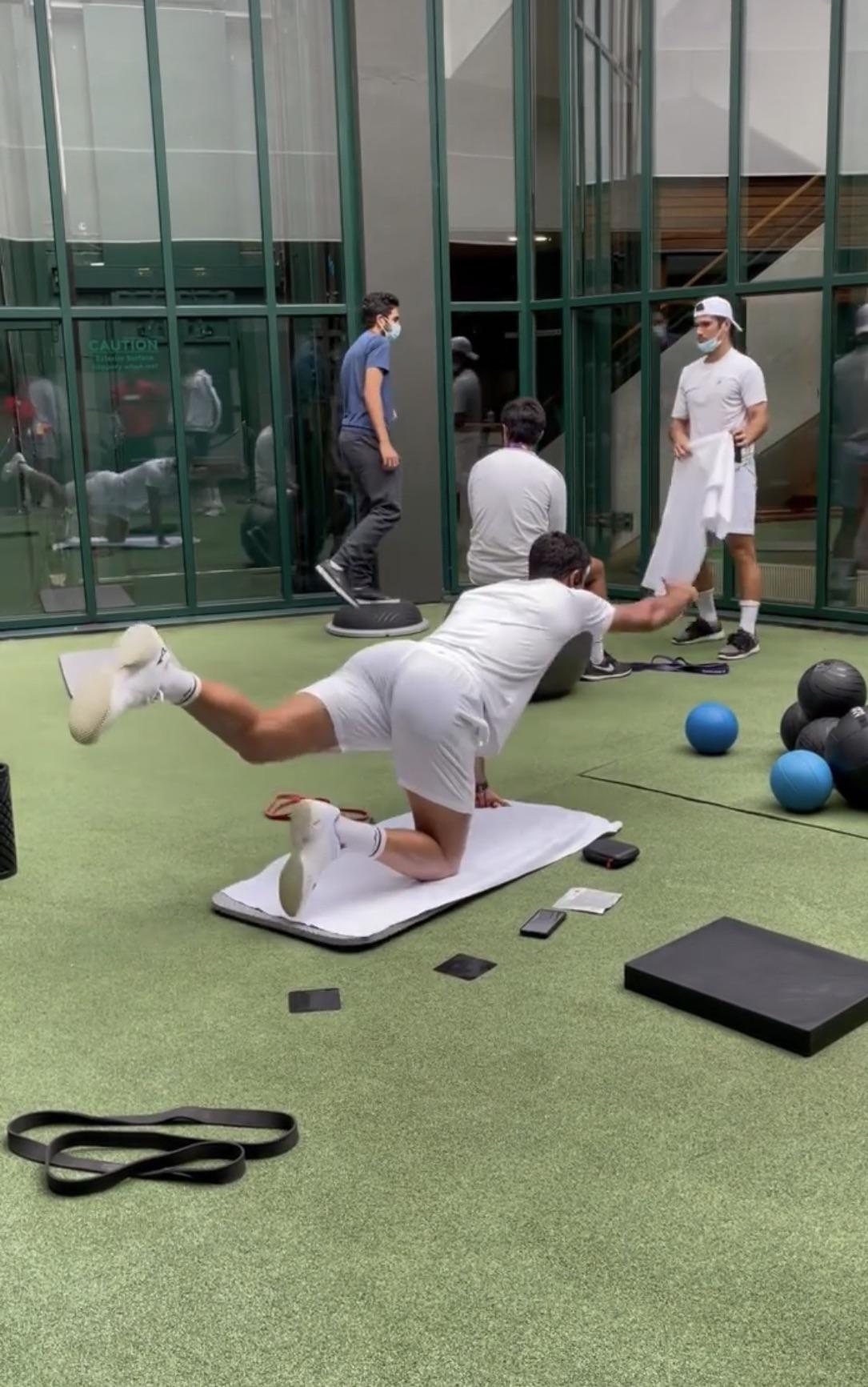 Tennis player Robert Farah knows exactly what he’s doing when posting on social media. | Scrolller