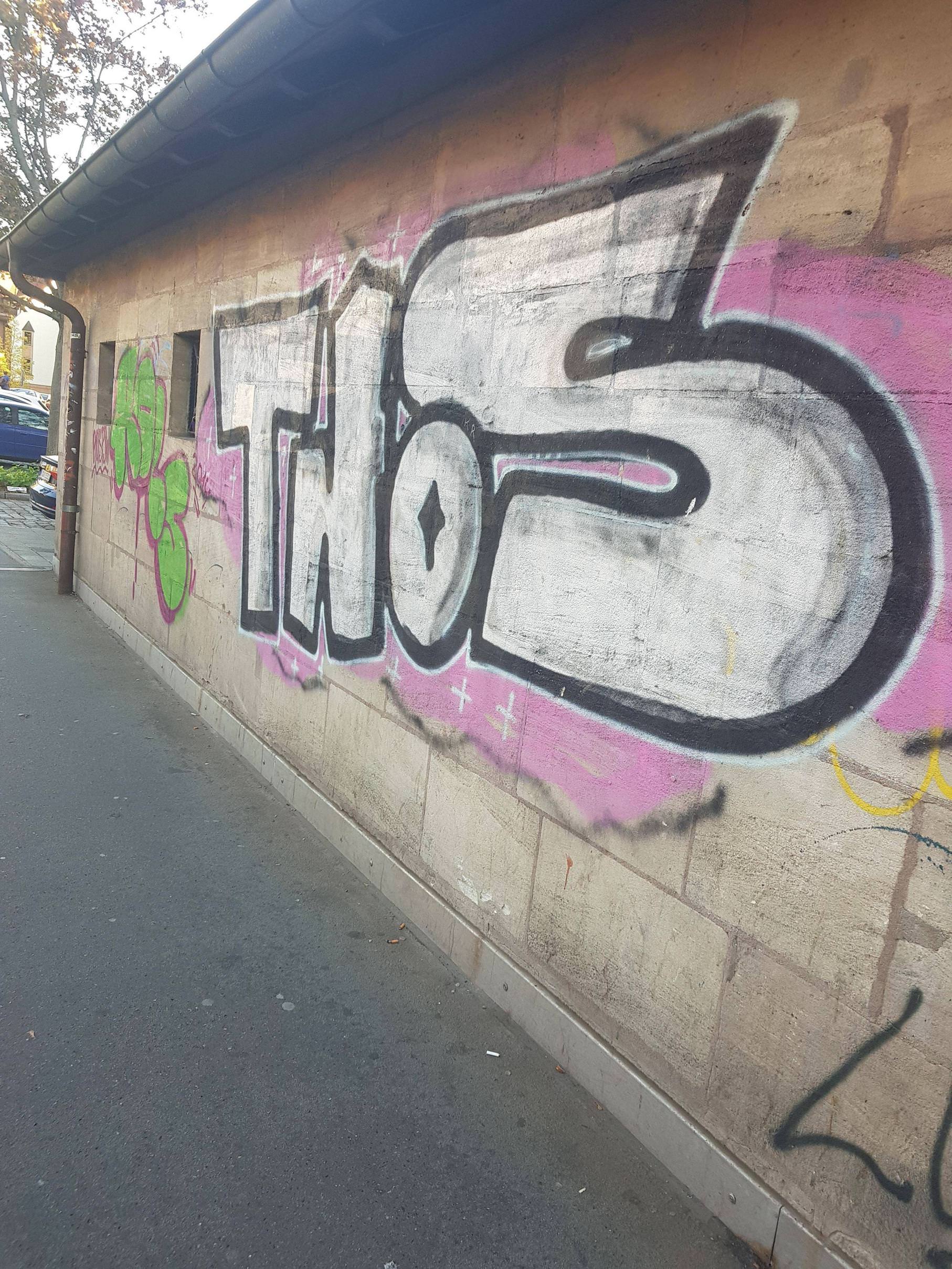 THANOS GRAFFITI | Scrolller