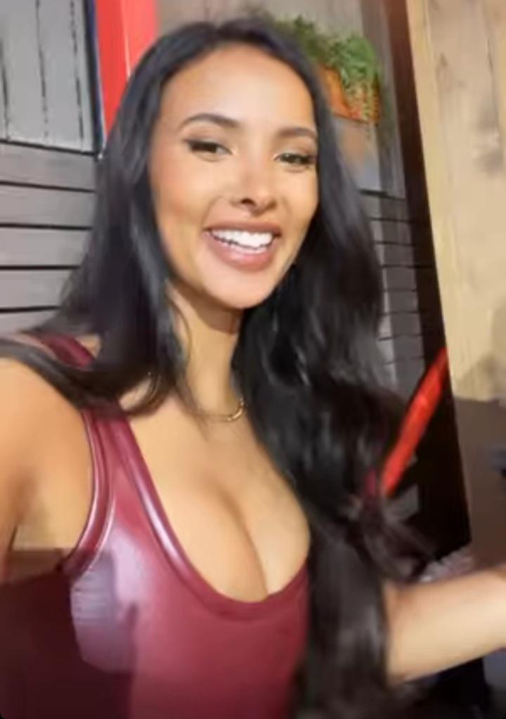 That cleavage tho 🔥🔥🔥 | Scrolller