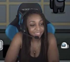 That cleavage tho | Scrolller