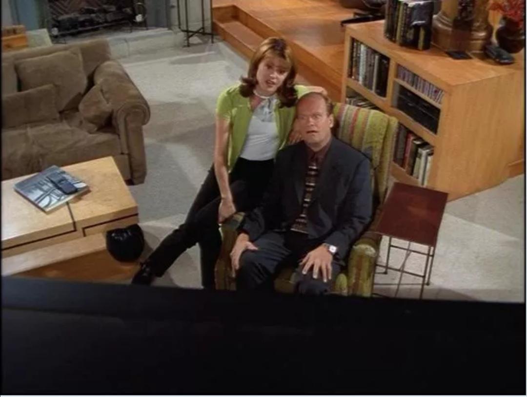 That is one big screen TV | Scrolller