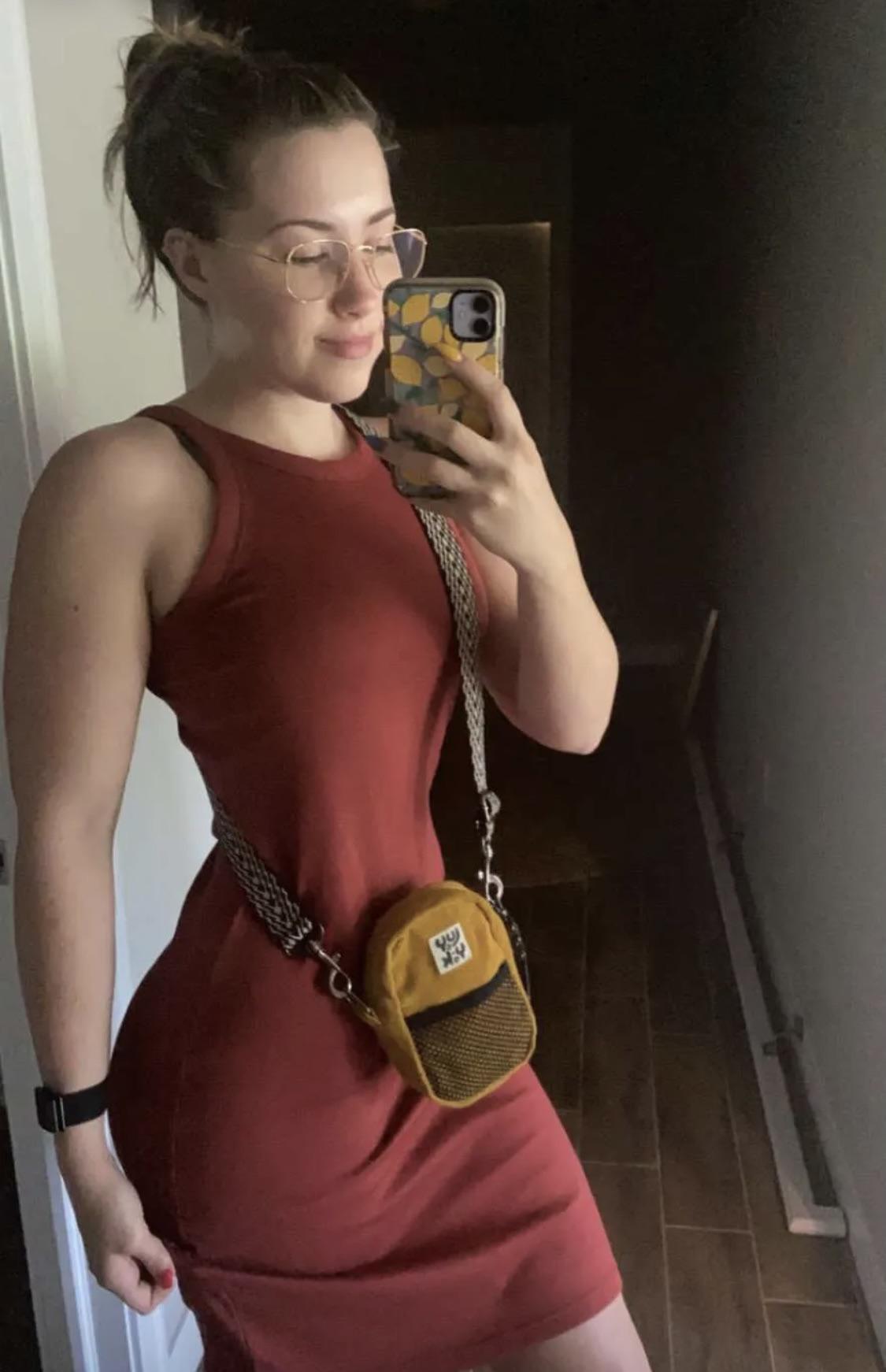 That Librarian Look 👀 👓 📚 💦 | Scrolller