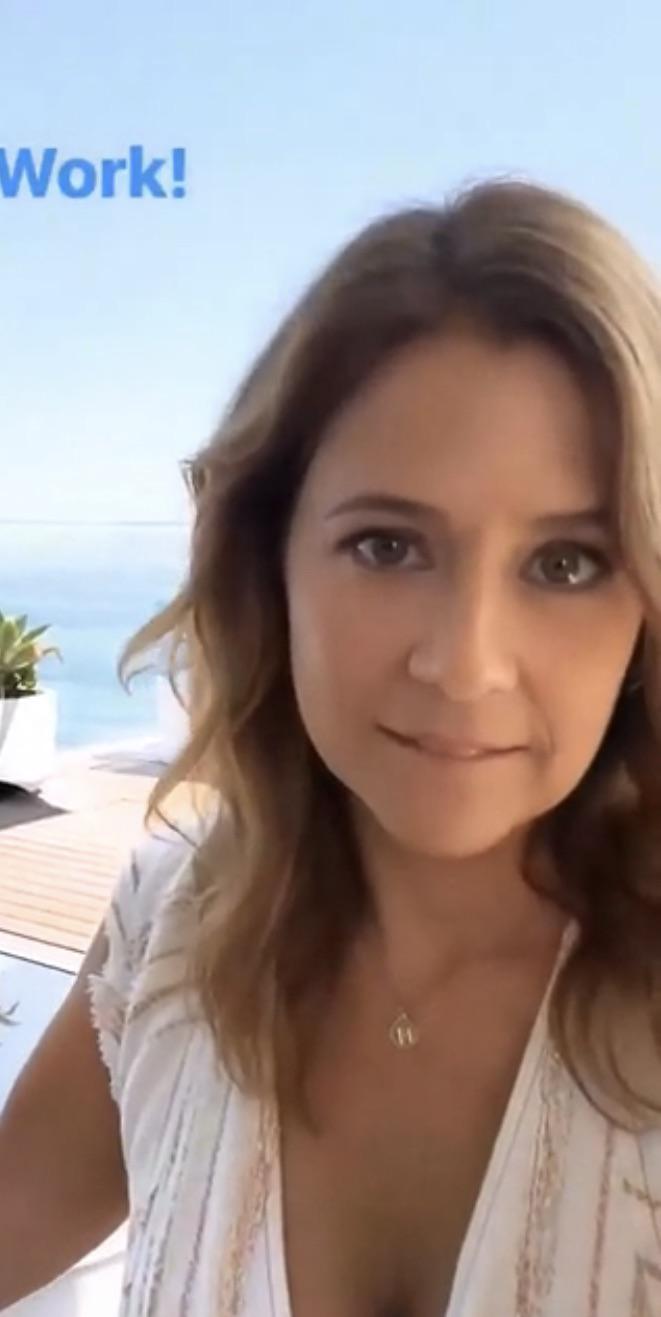 That lip bite from Jenna Fischer has got me solid! | Scrolller