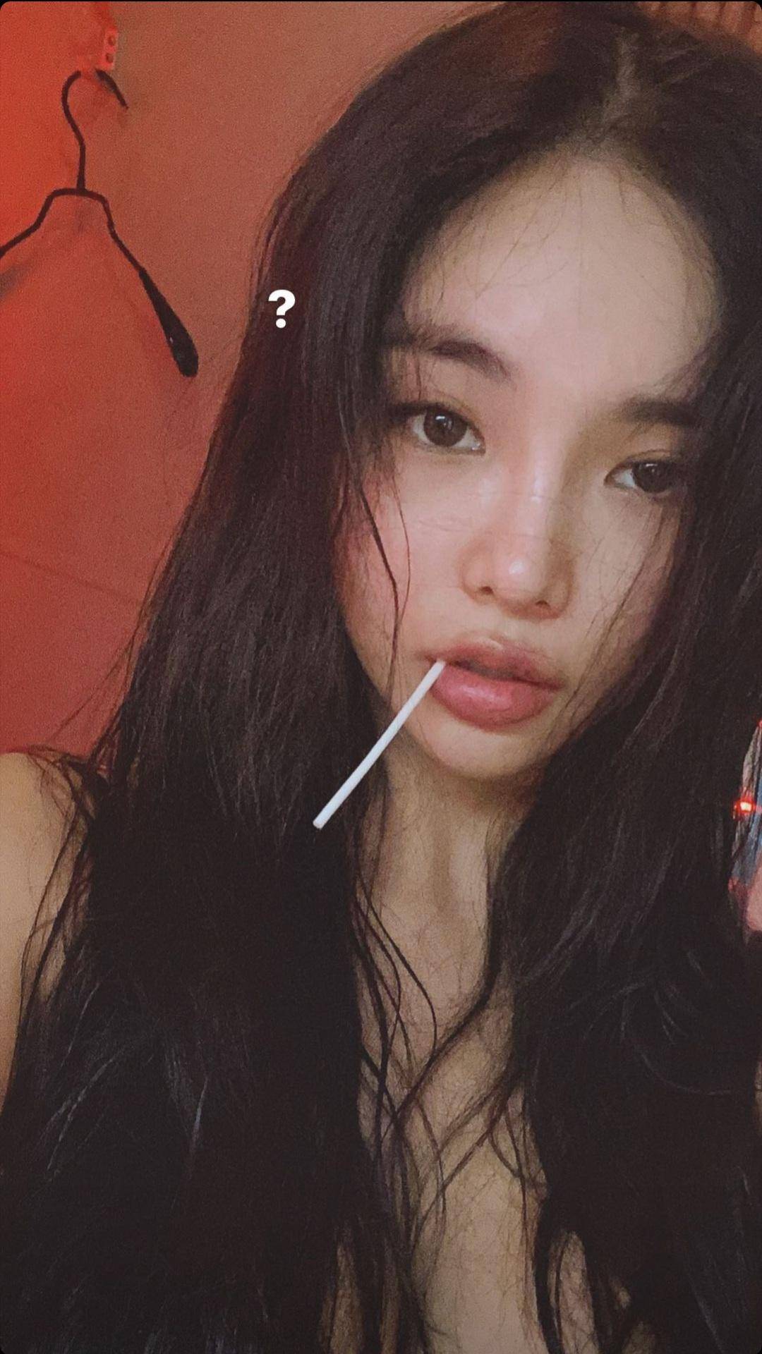 That look can make a gay man straight and make a married man cheat | Scrolller