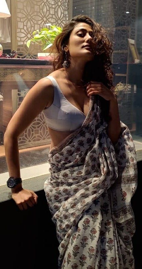 The Art of Seduction | Scrolller