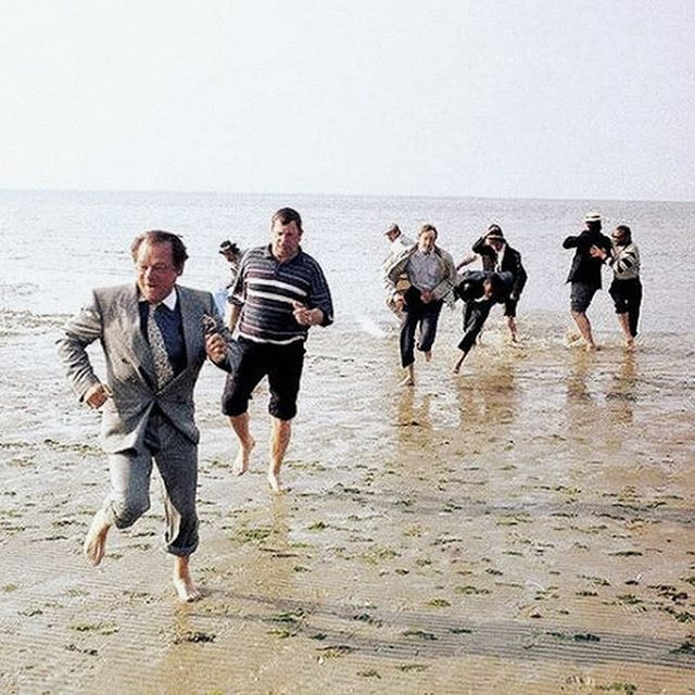 The cast of Only Fools and Horses filming "The Jolly Boys Outing" on Margate beach 30 years ago ...