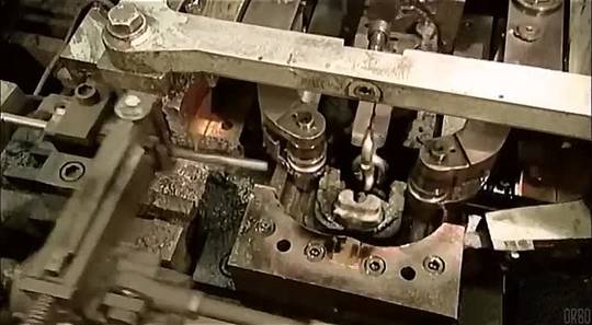 The chain recycling center | Scrolller